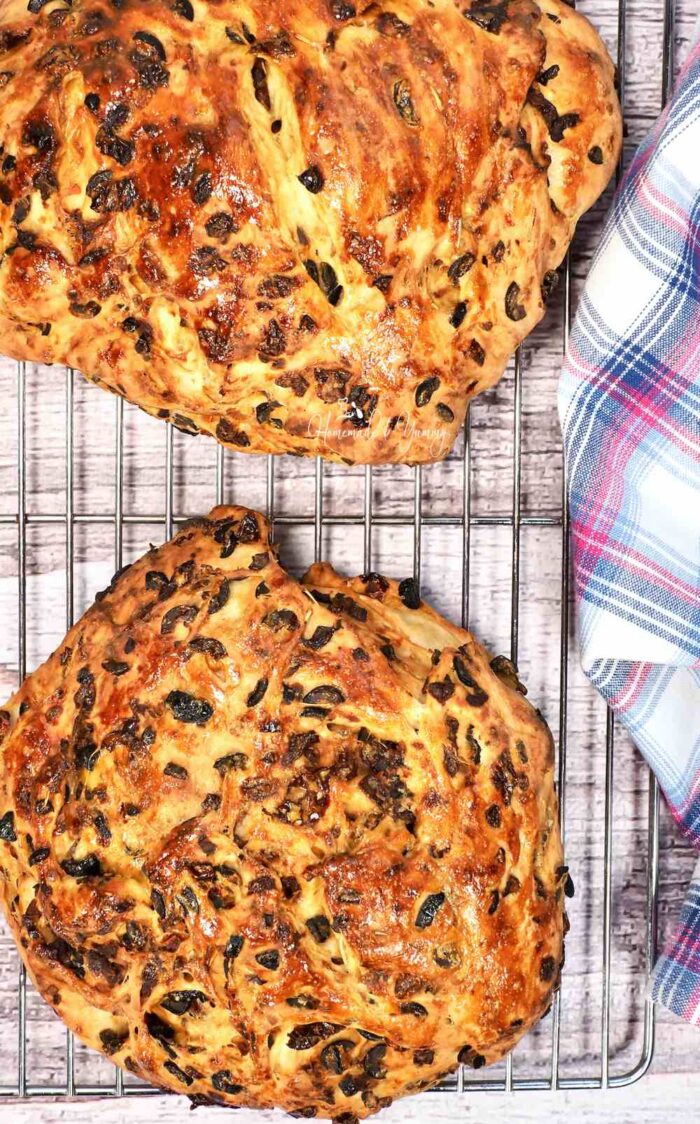 Sun-dried Tomato and Olive Artisan Bread | Homemade & Yummy